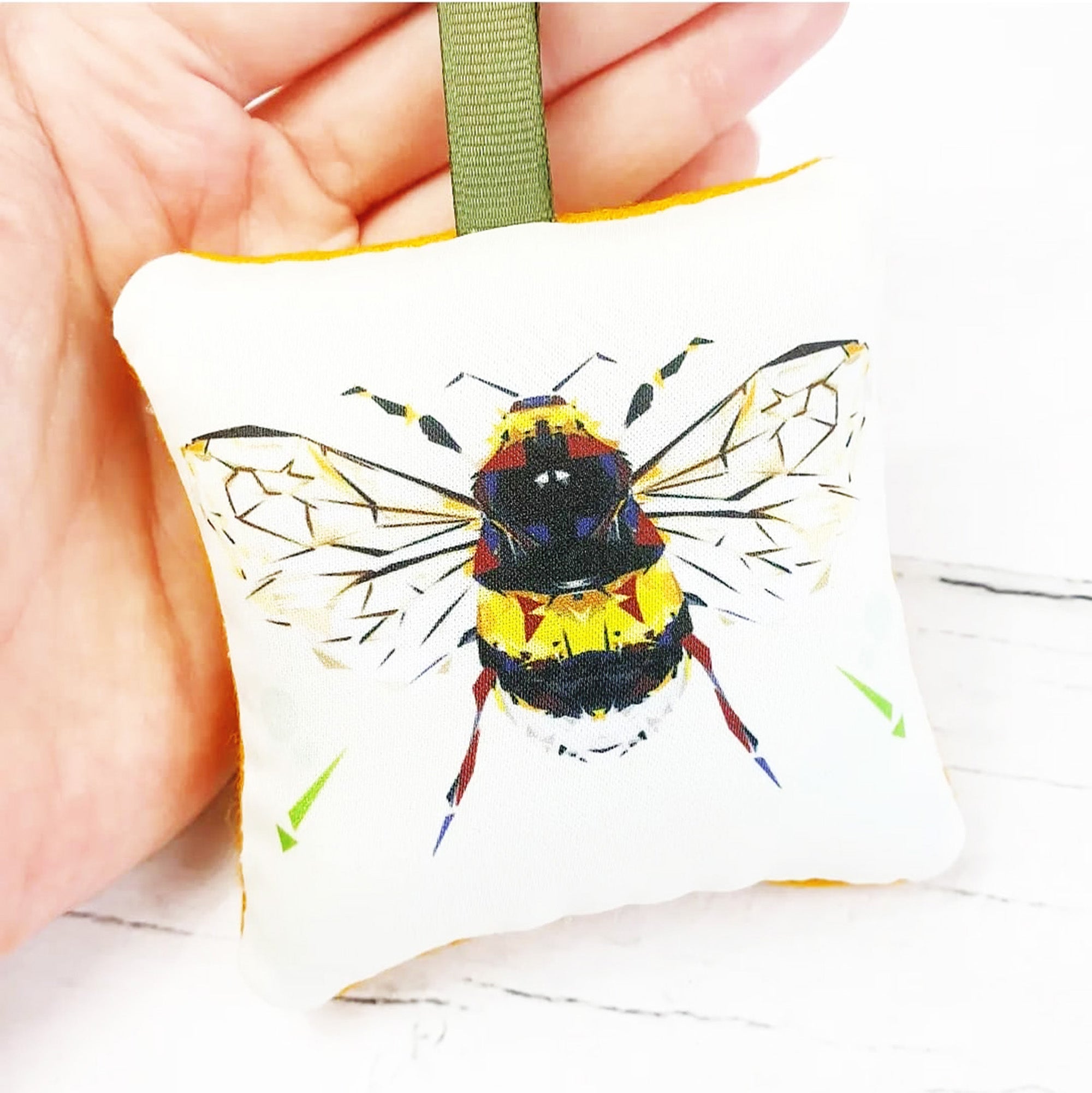 BUFF-TAILED BUMBLEBEE lavender sachet – Louise Jennifer Design